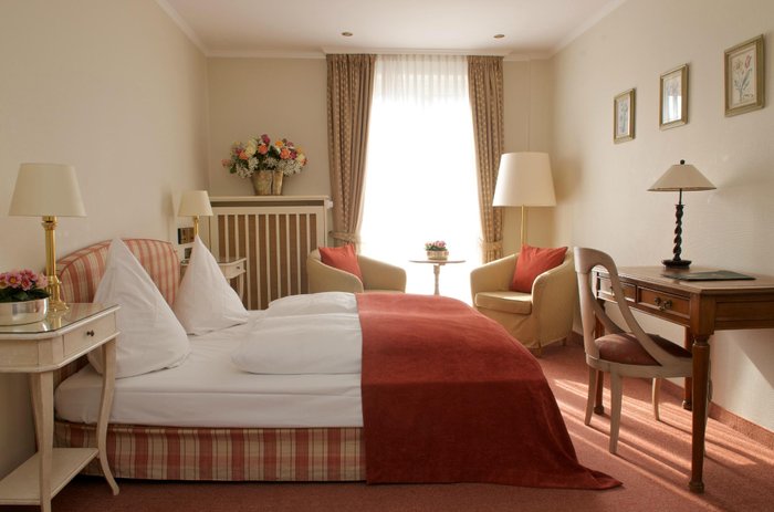 Hotel Schlicker Zum Goldenen Loewen Updated 2024 Reviews Photos