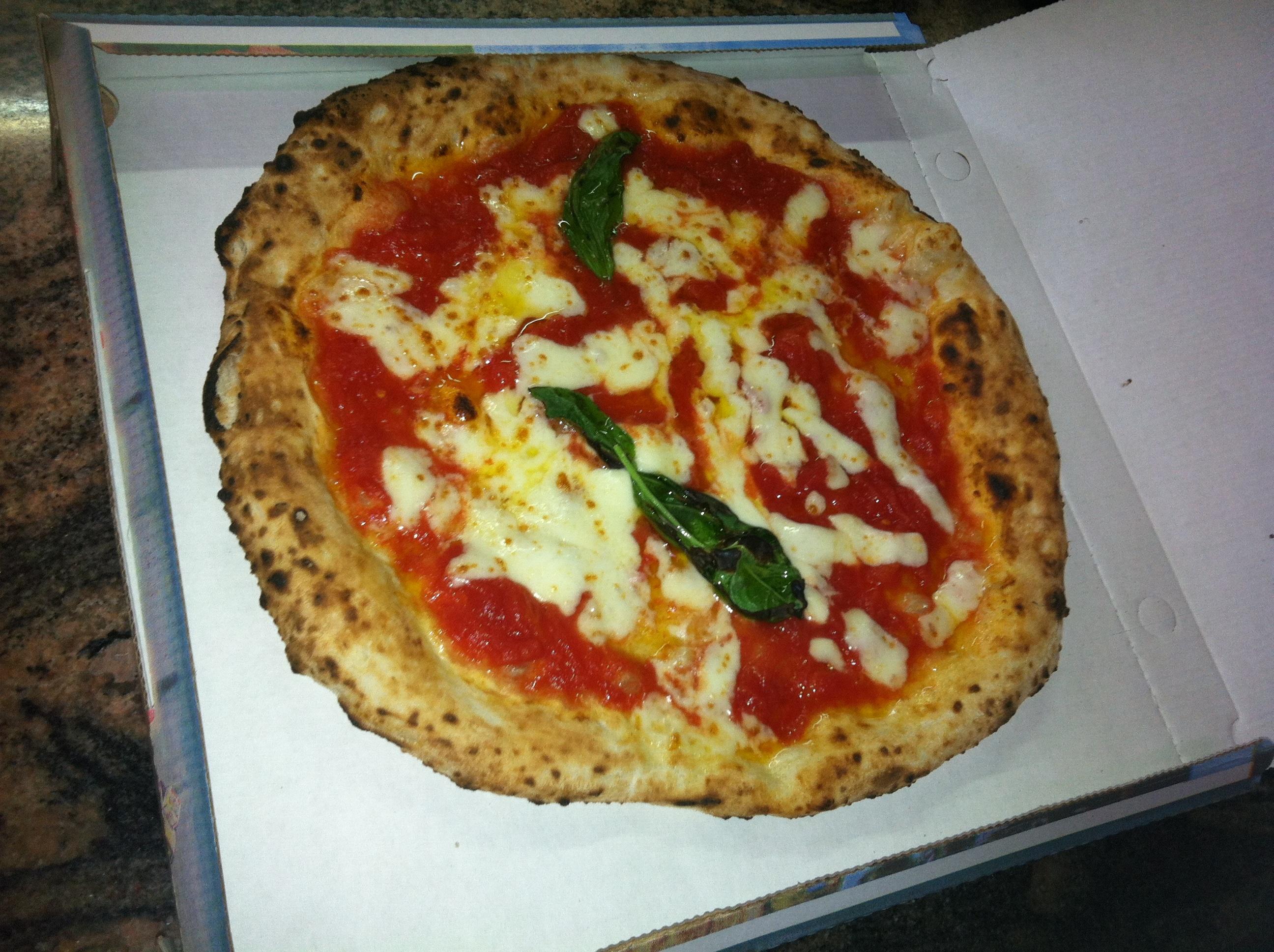 Pizzeria lucia store