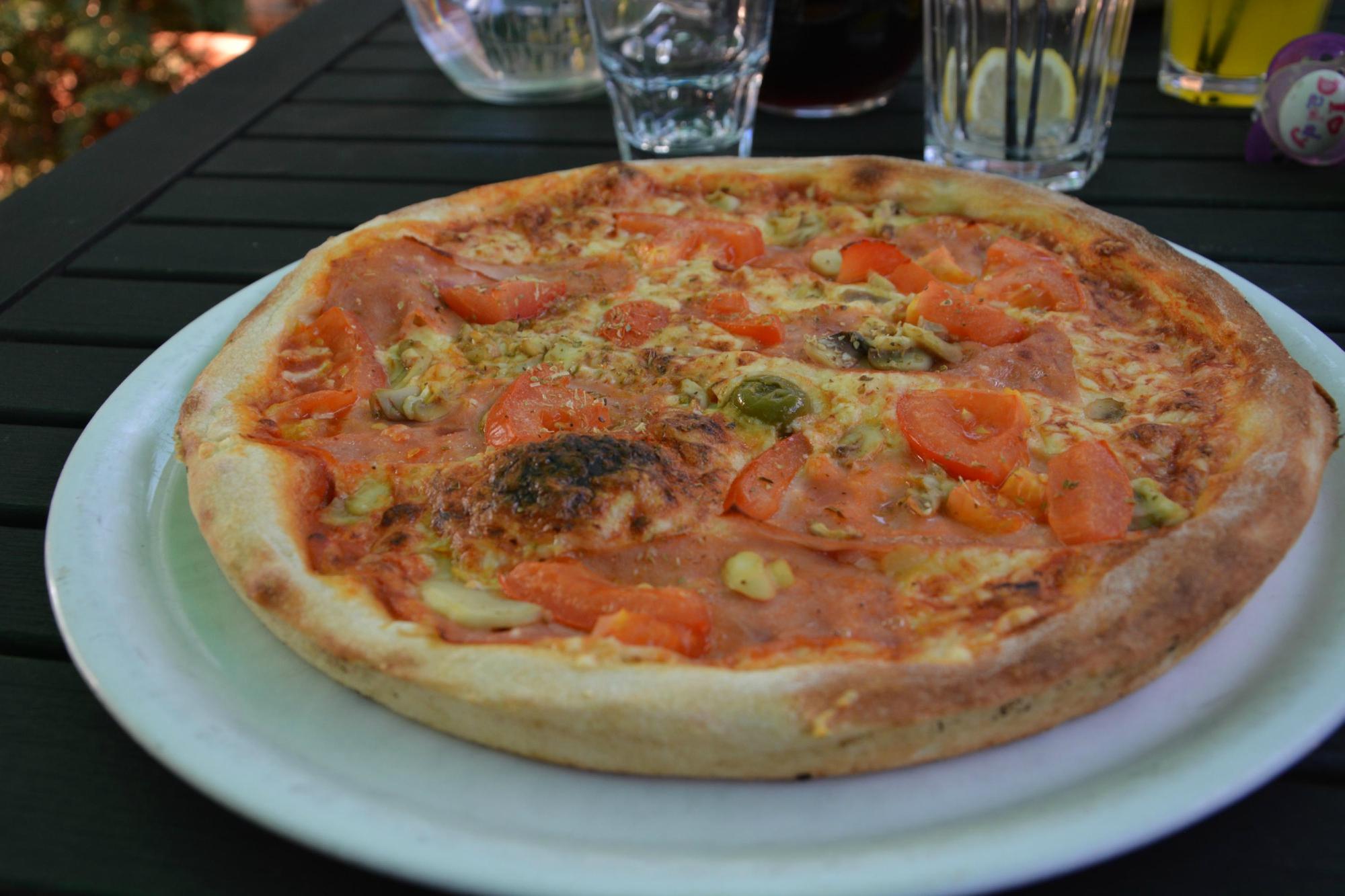 Luigi pizzeria store