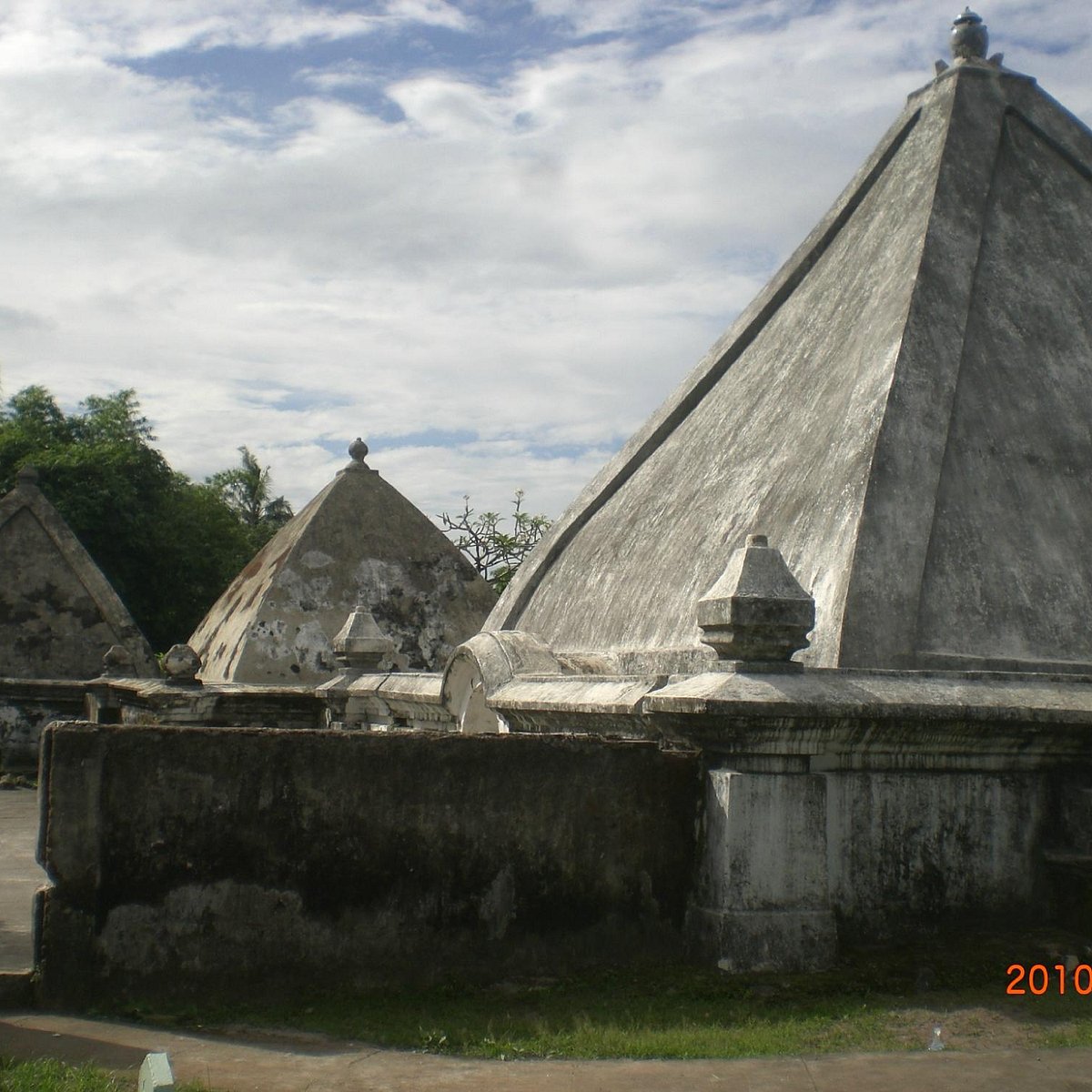 Mausoleum Of Syekh Yusuf Al Makassari Makassar