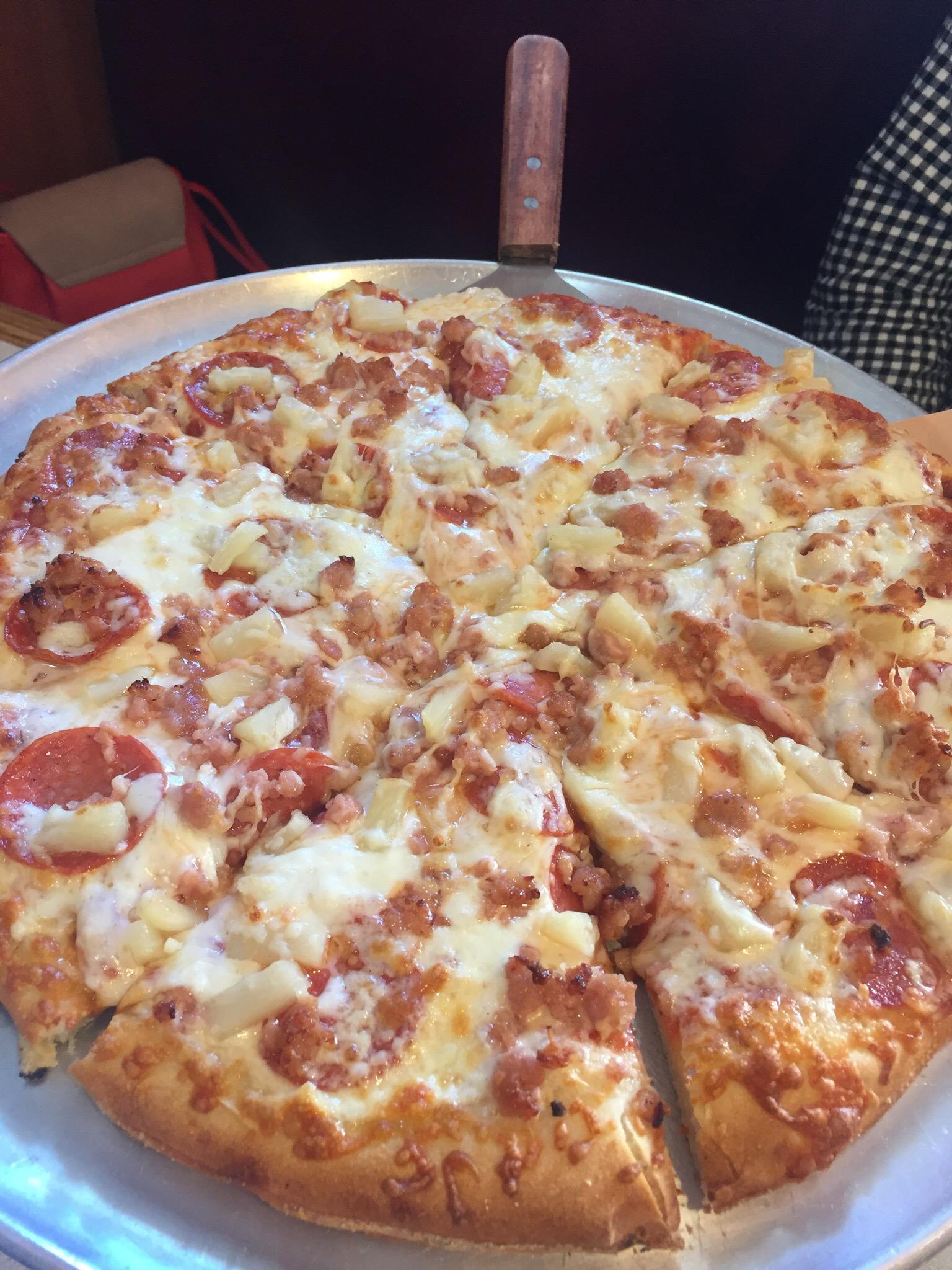 Smithville pizzeria store