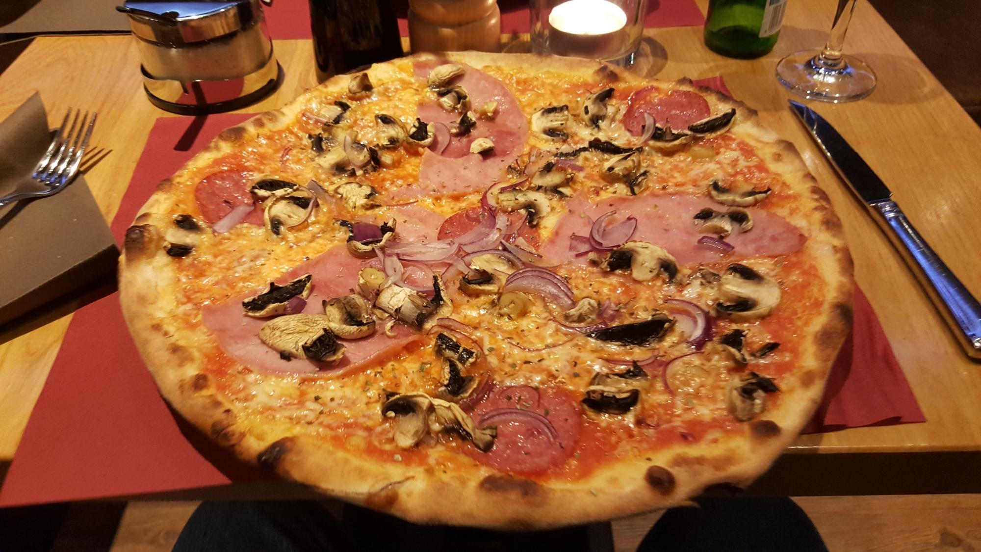 Pizza milano store