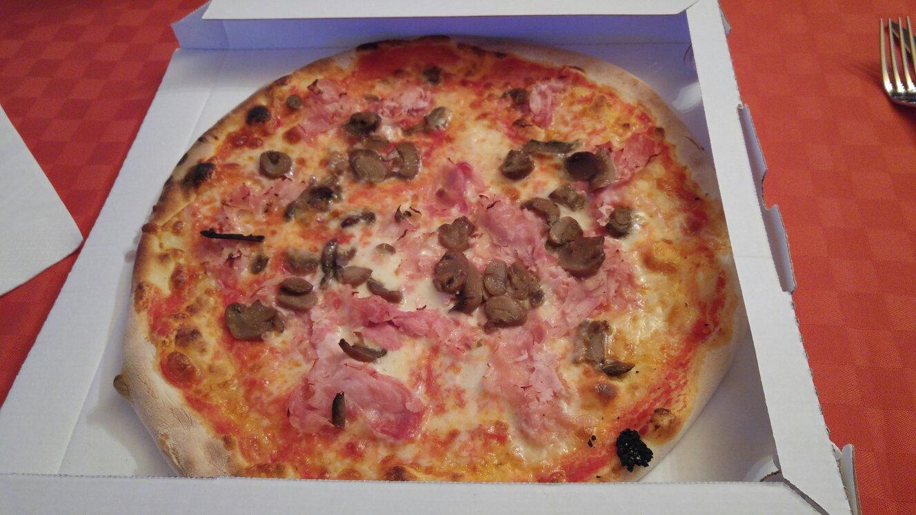 Zio pizza store