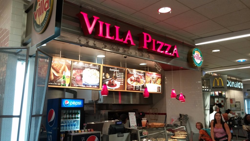 Villa pizza store