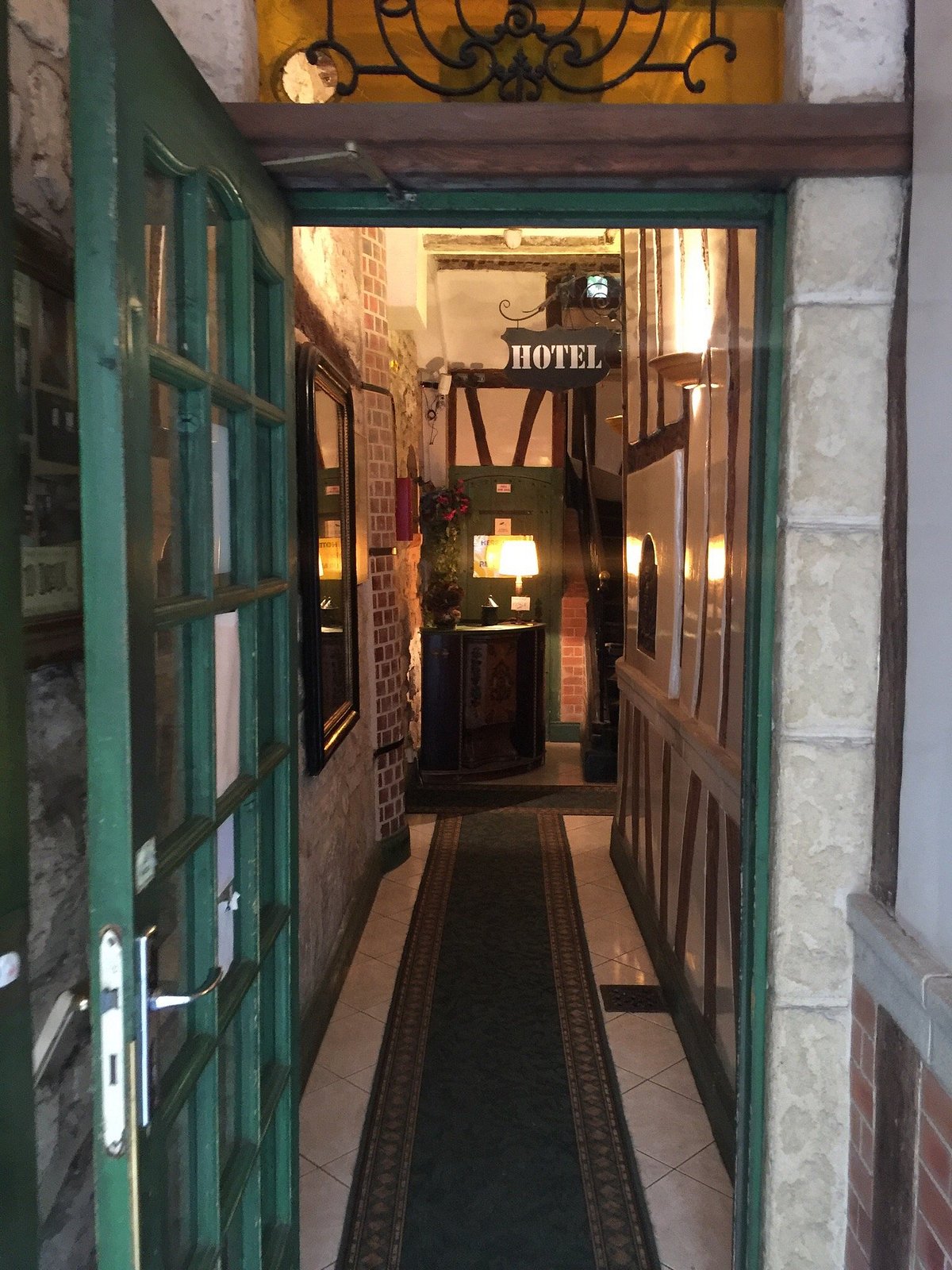 Hotel Stella Paris Frankrig Hotel Anmeldelser Sammenligning Af Priser Tripadvisor