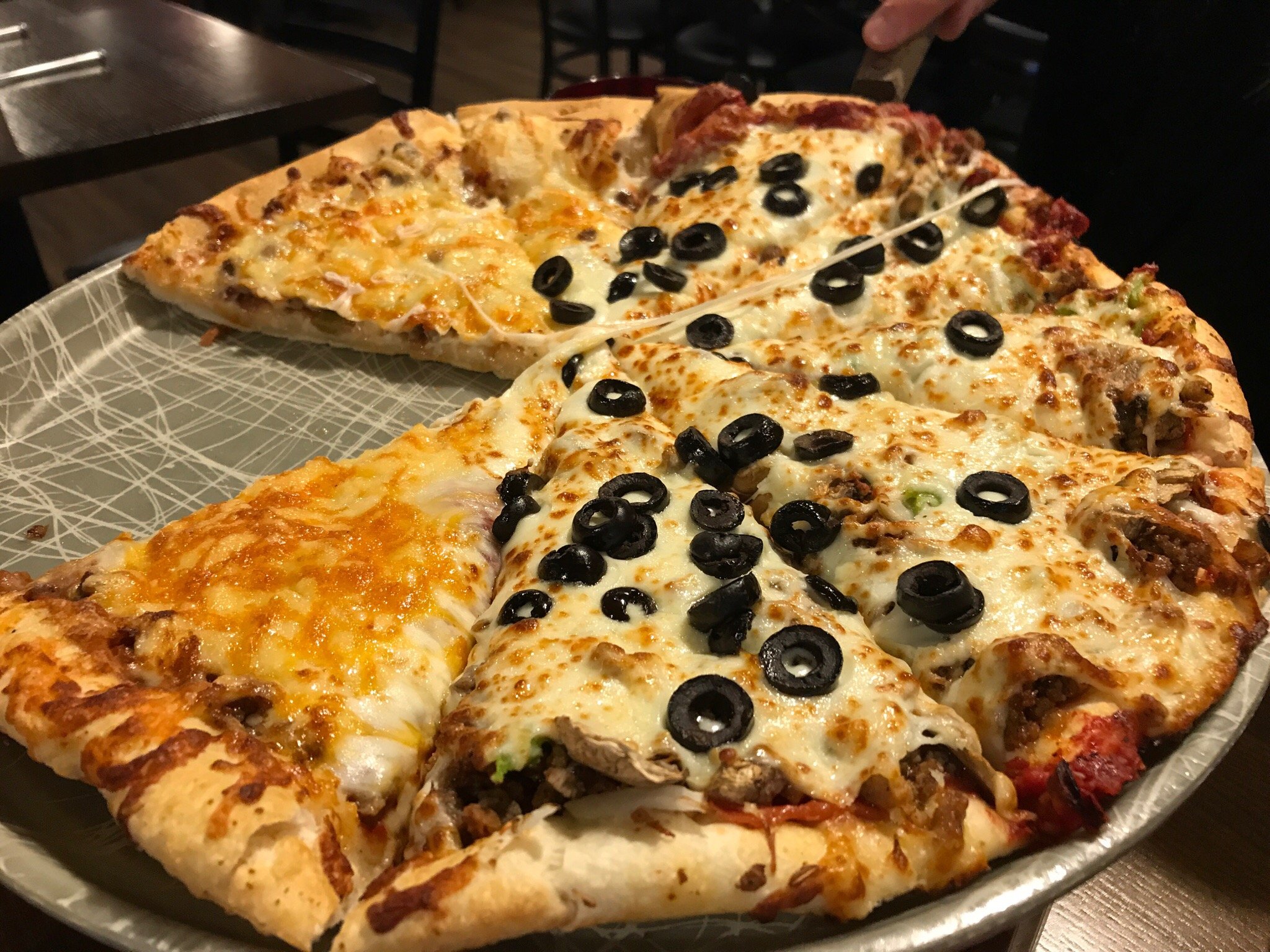 Minsky's pizza near me store