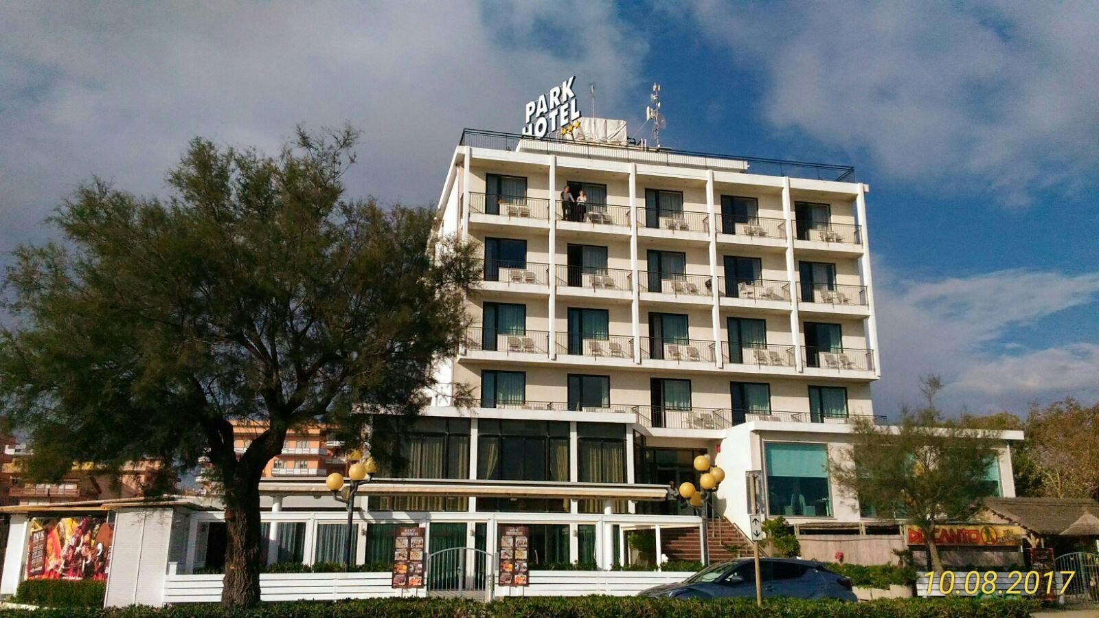 Hotel park store