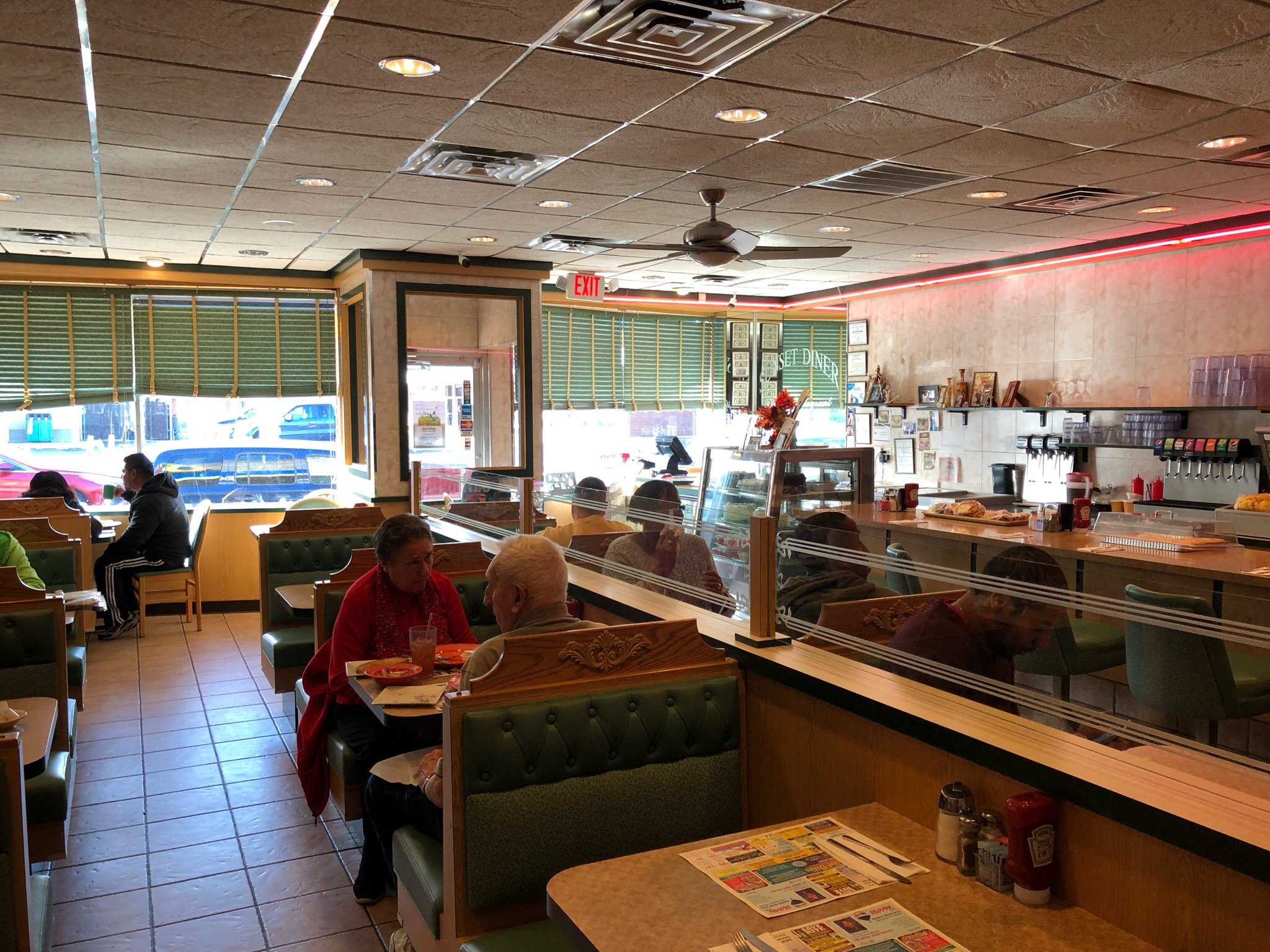 Sunset diner store