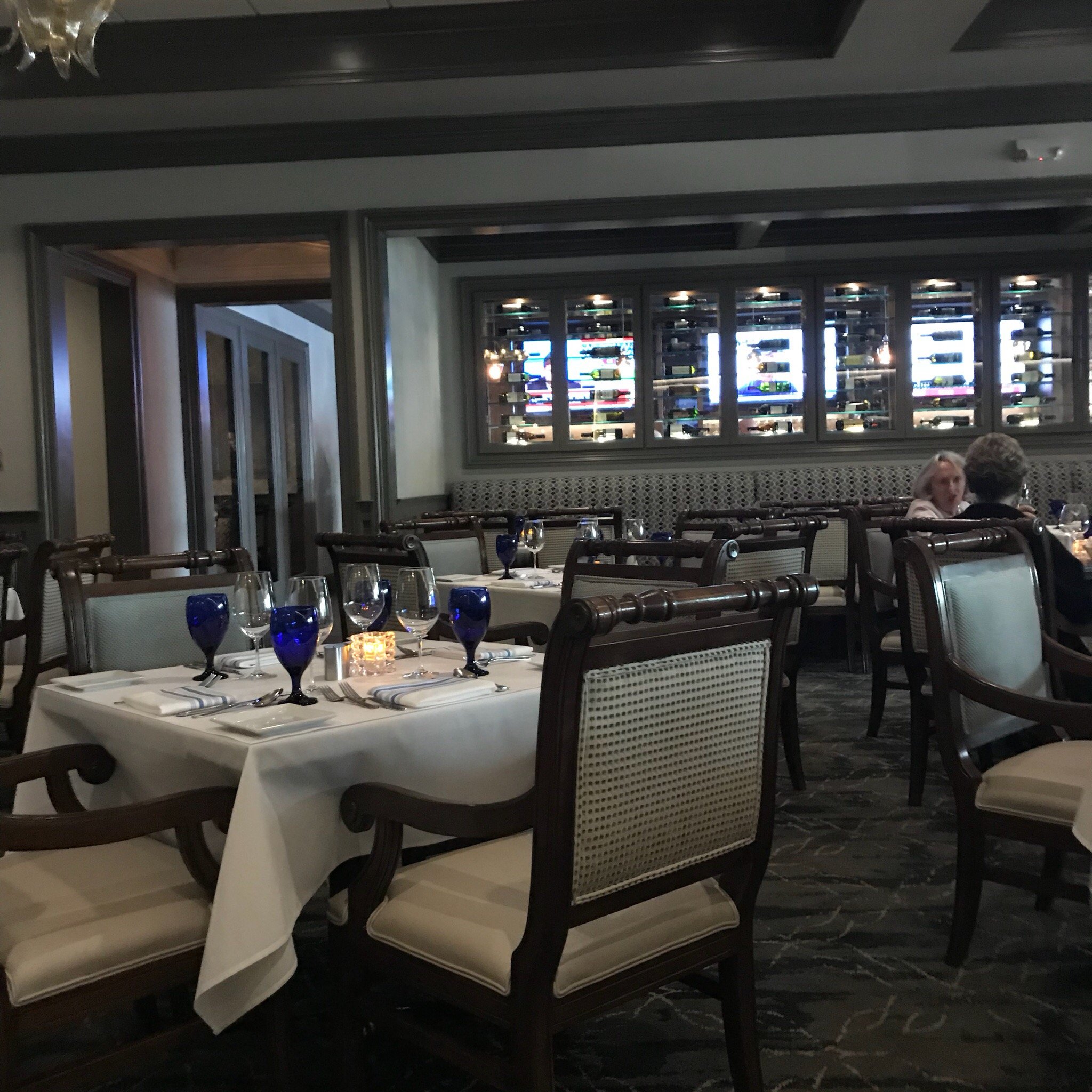 Amore restaurant store