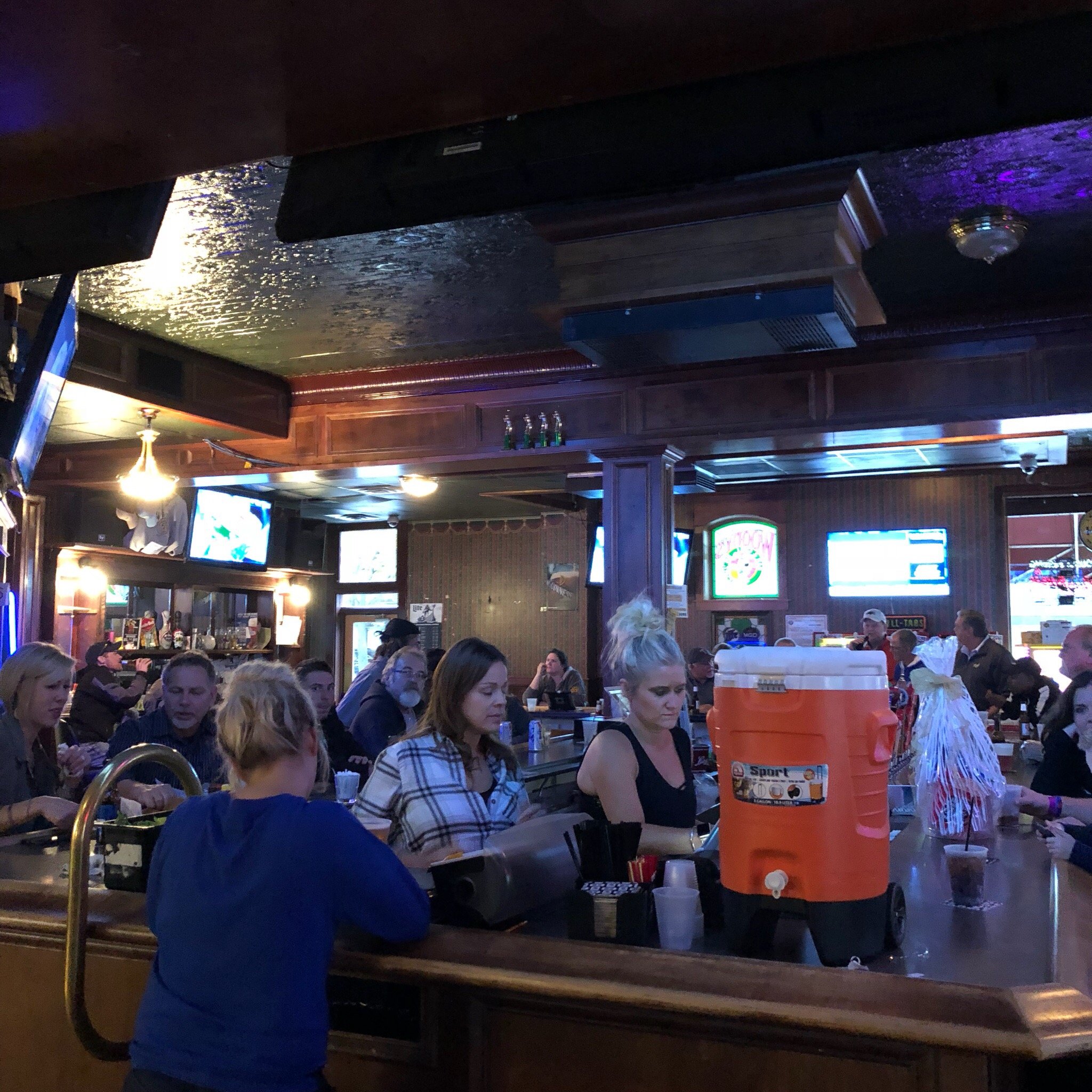 Woody's bar and grill store