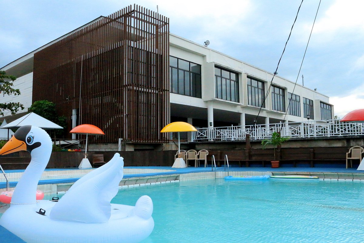 Putri Duyung Ancol Pool Pictures And Reviews Tripadvisor