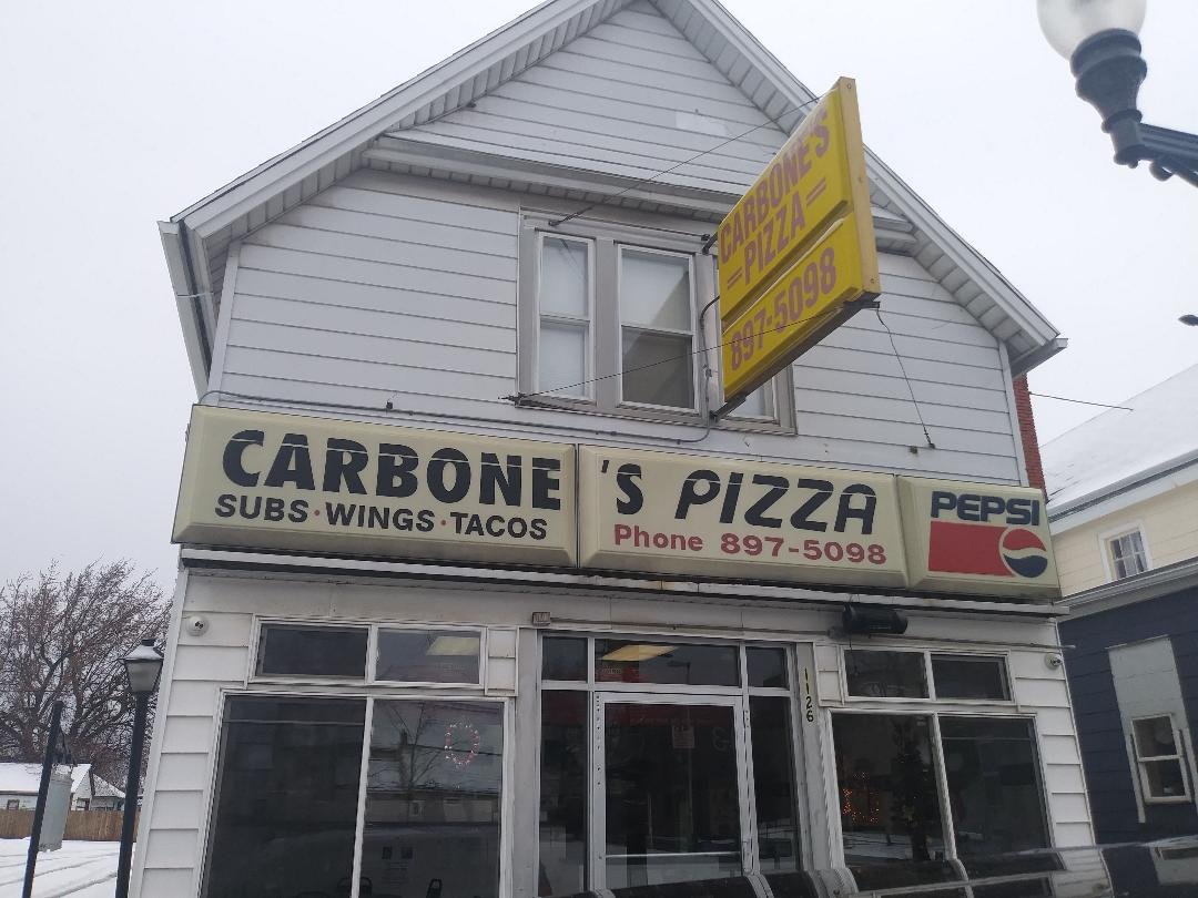 Carbone's pizzeria store
