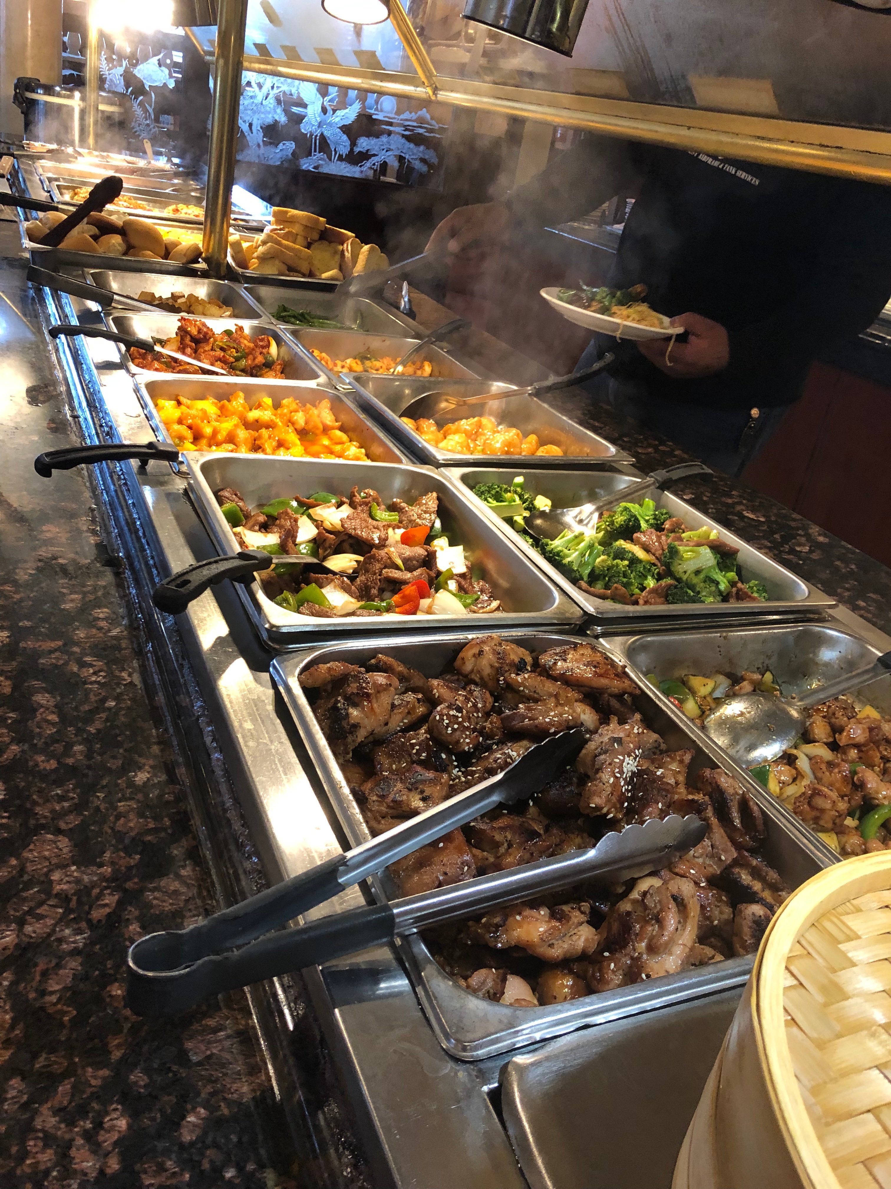 Lin's buffet store