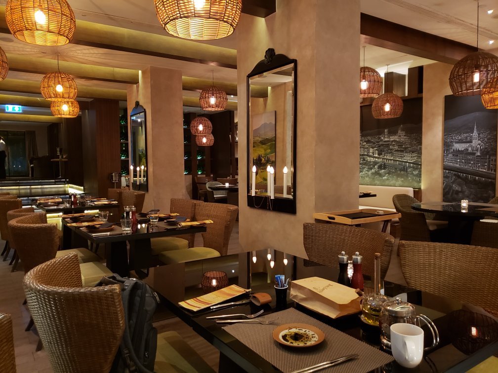 Italian restaurants near my location store