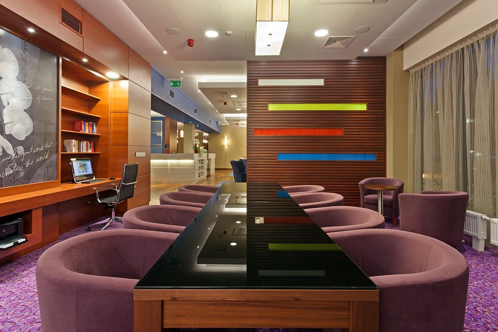 Hampton By Hilton Warsaw Airport Bar Or Lounge Pictures And Reviews