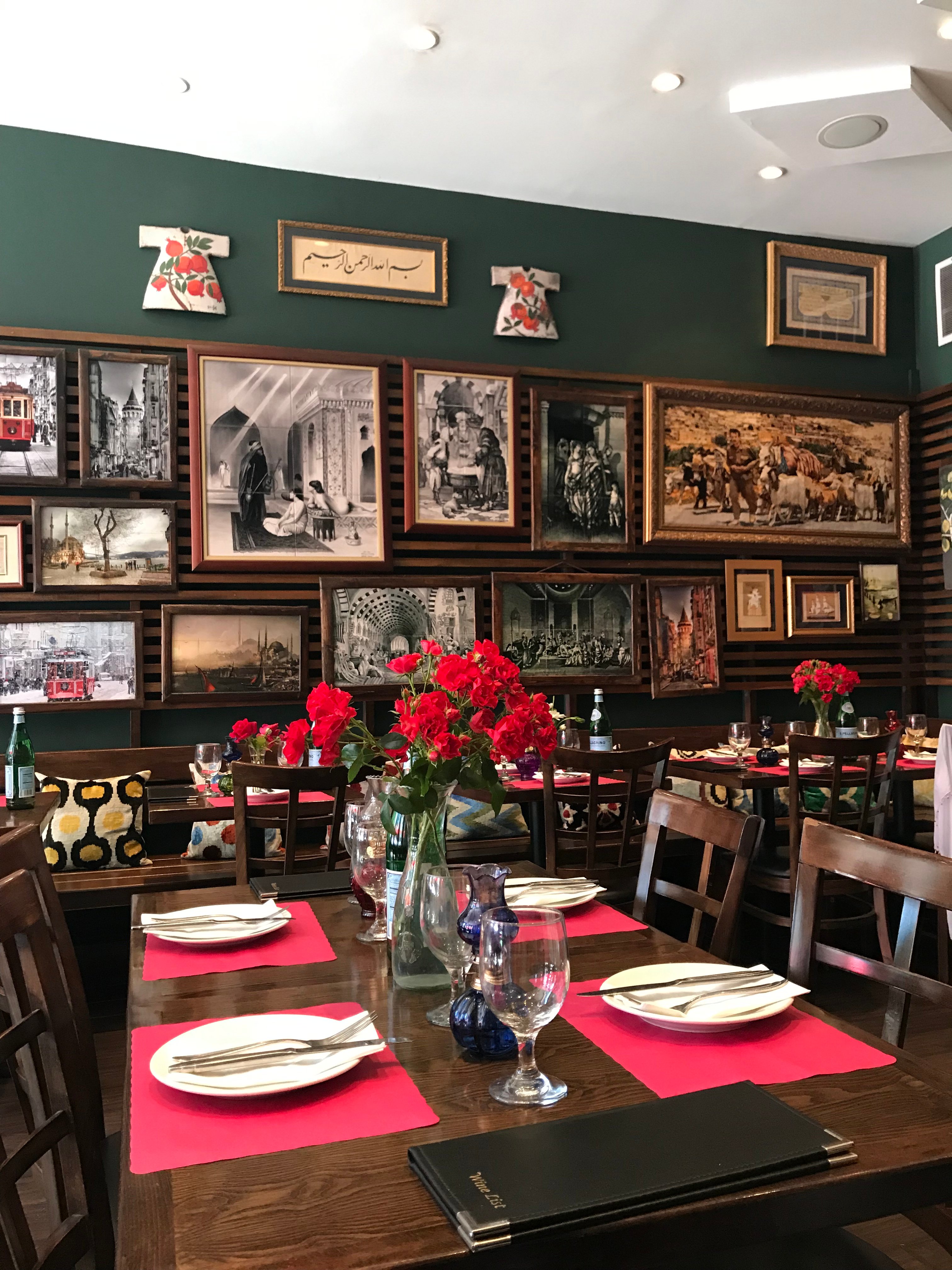 Agora restaurant store
