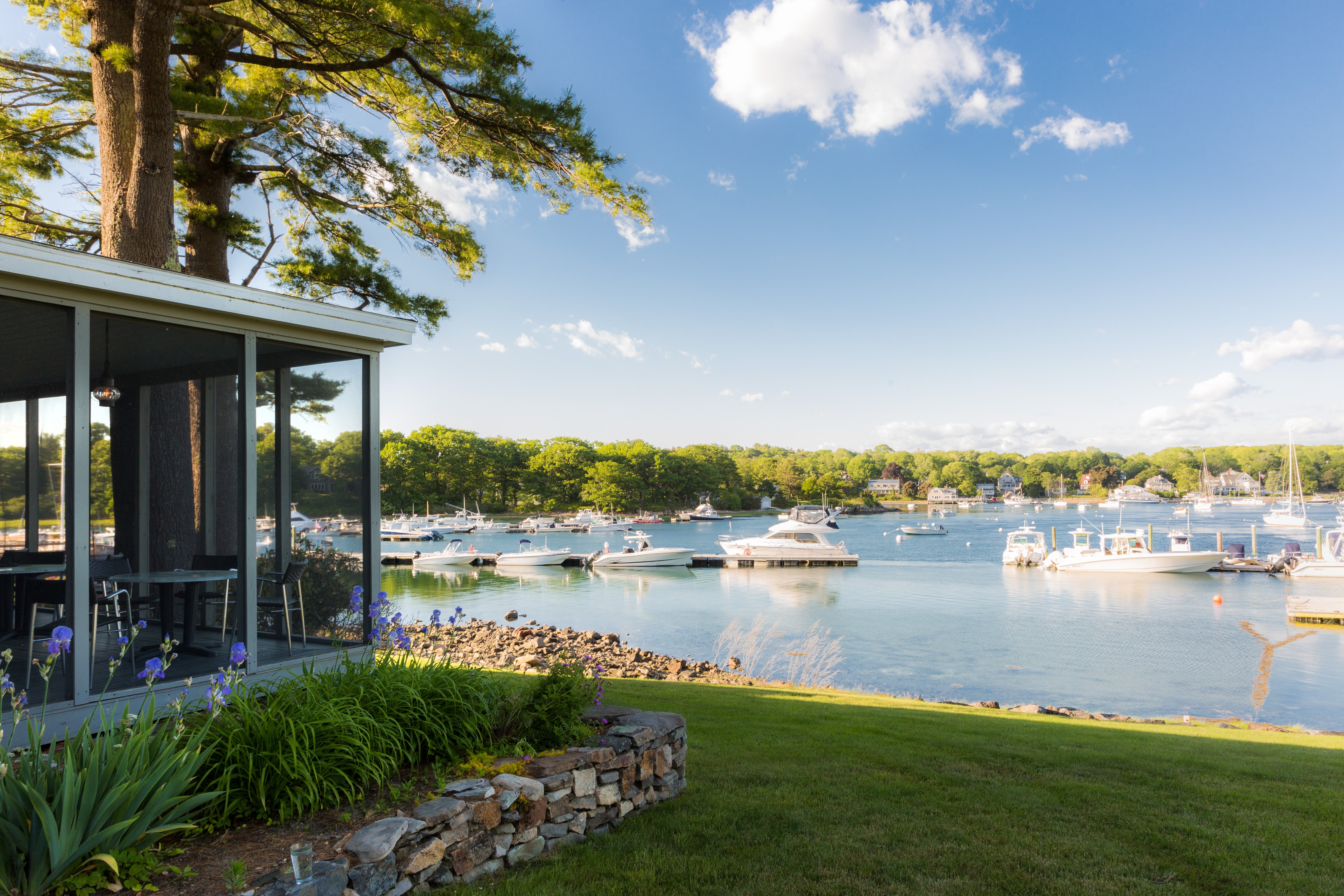 Restaurants at dockside store