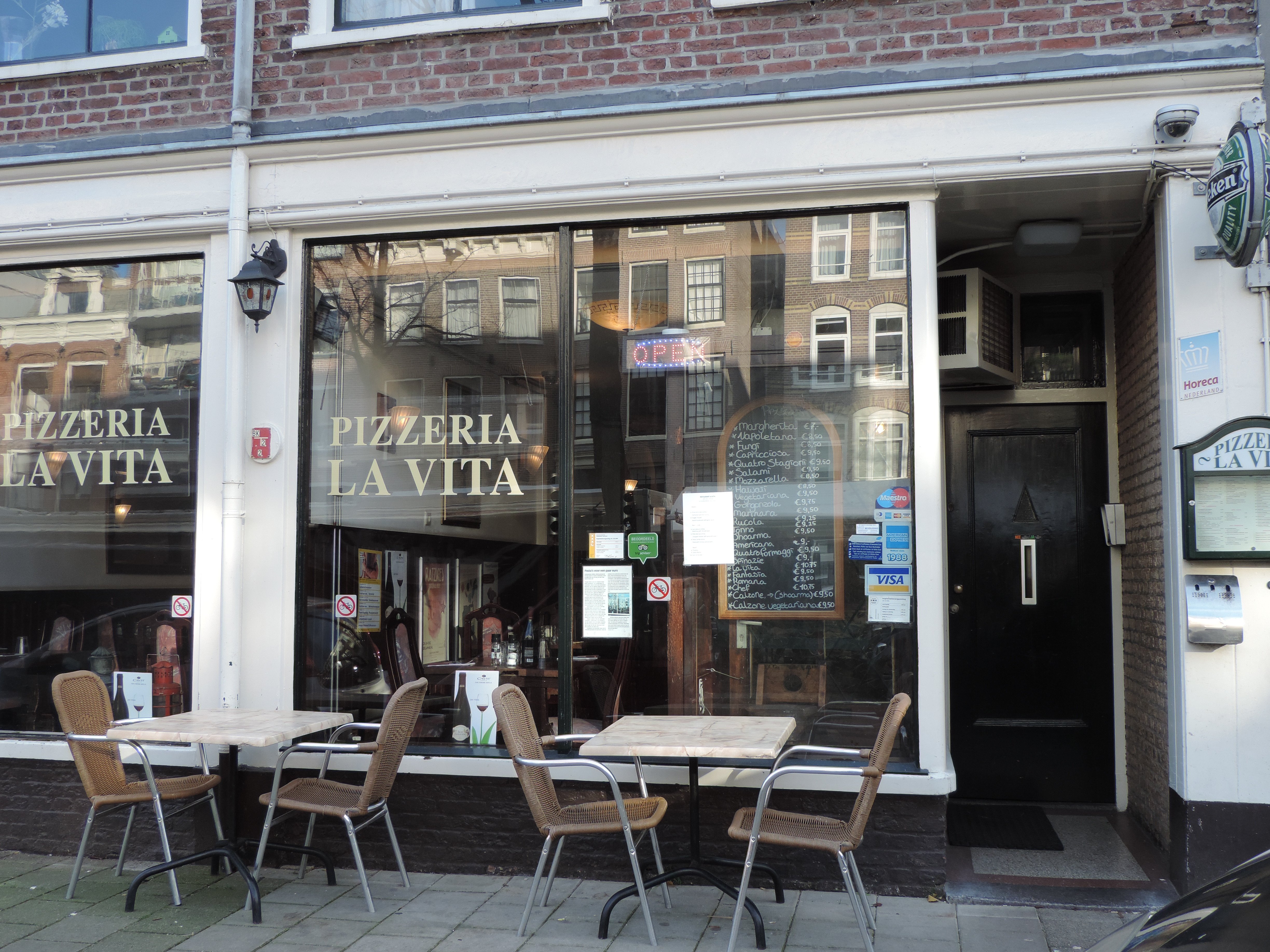 La vita restaurant store