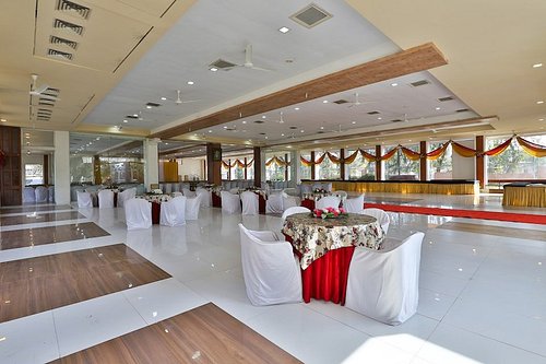 Oyo Milan Party Hall Hotel Reviews Vadodara India