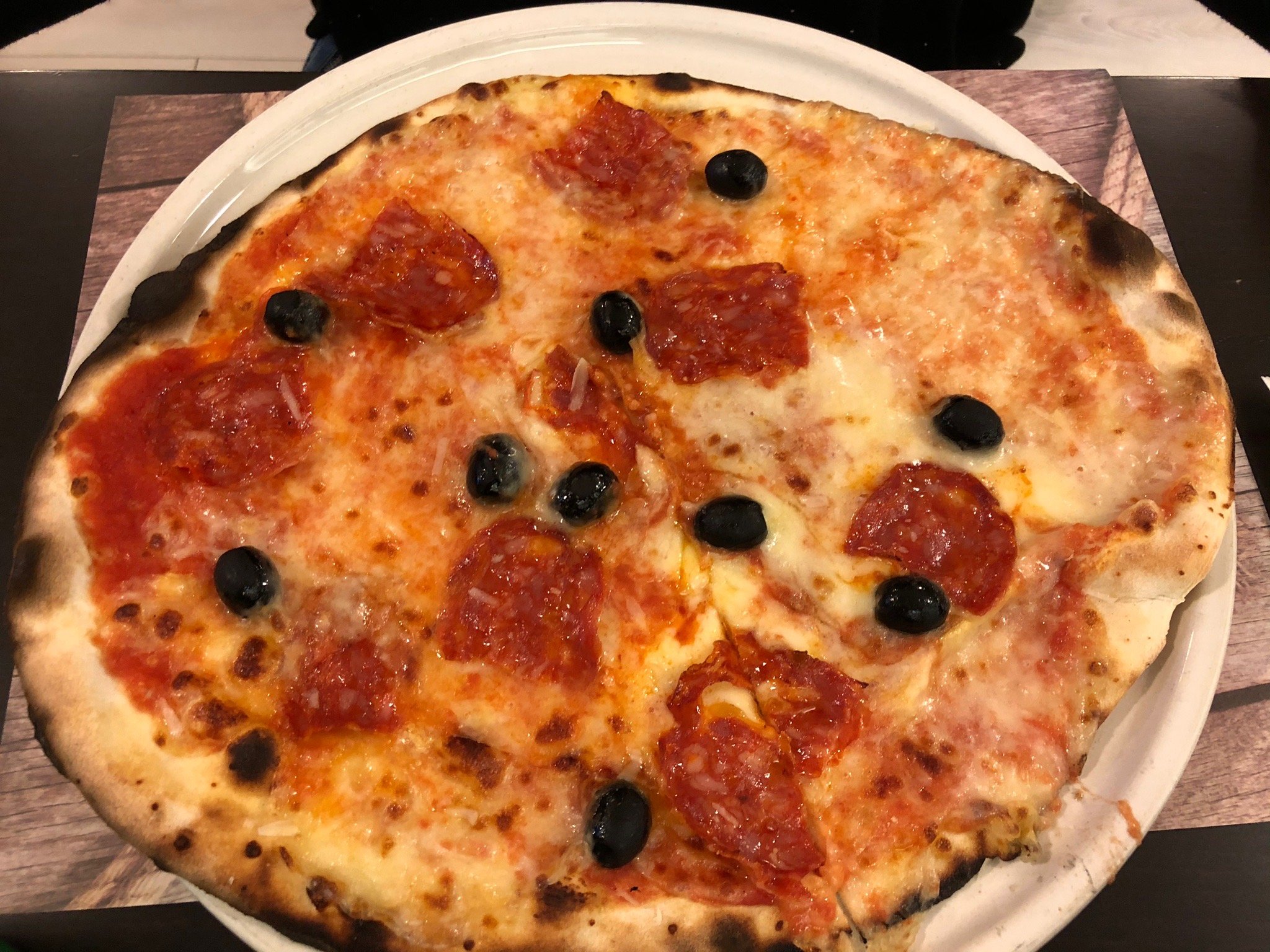 Pizzeria mediterraneo store