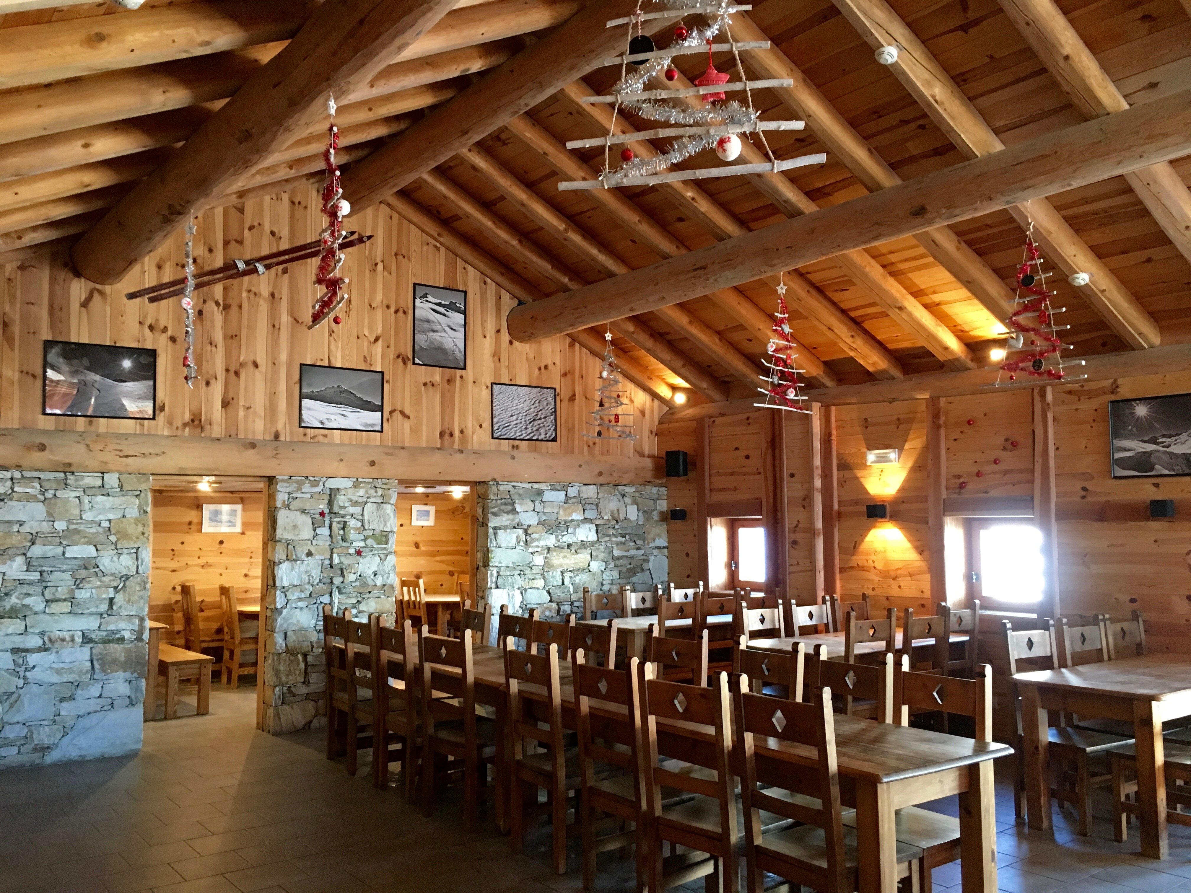 Cascade restaurant store