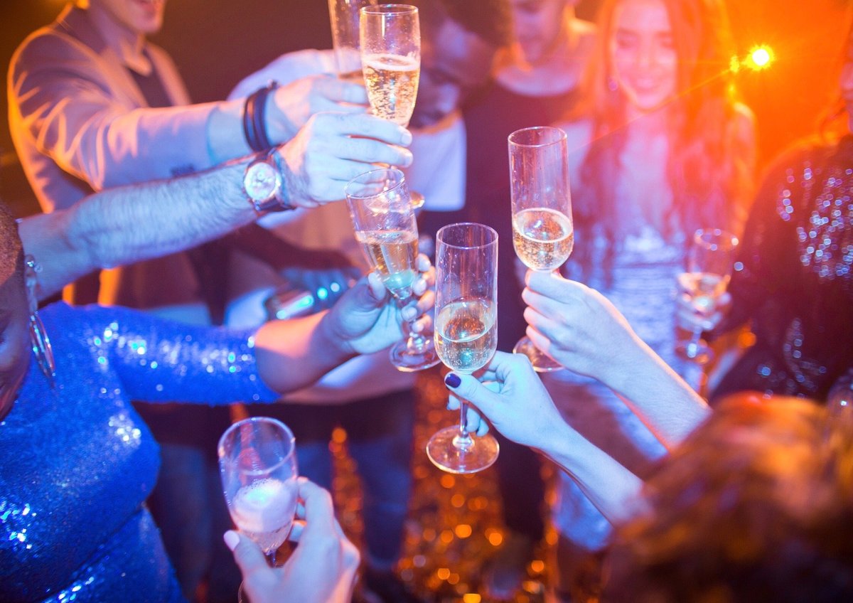 2024年 Tournée Des Bars Nightclubs 出発前に知っておくべきことすべて トリップアドバイザー