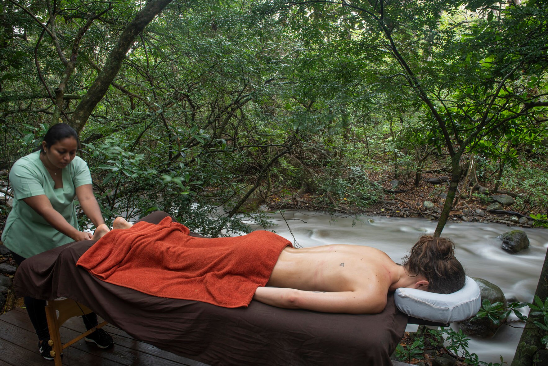 Outdoor massage store