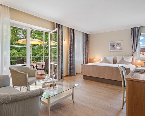 HOTEL JUWEL - Prices & Reviews (Bad Fussing, Germany) HOTEL JUWEL - Prices & Reviews (Bad Fussing, Germany)