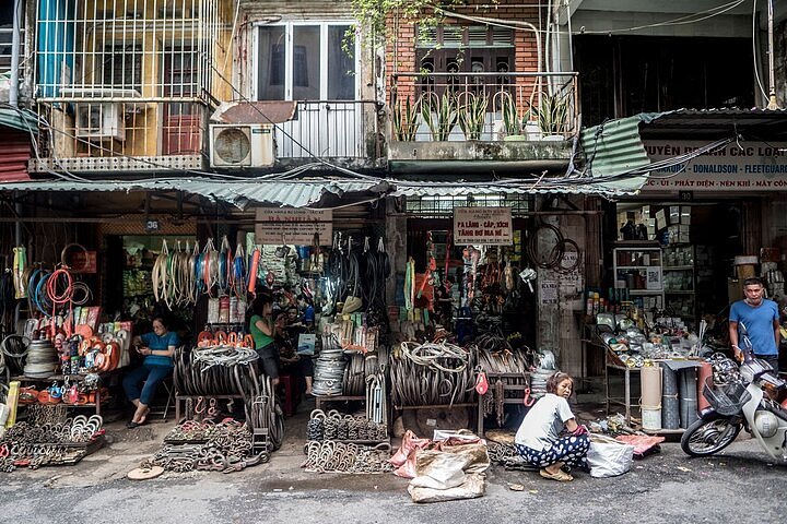 Tripadvisor Nel Tour Fotografico Del Mercato Dei Ladri Di Hanoi Fornito Da Vietnam In Focus